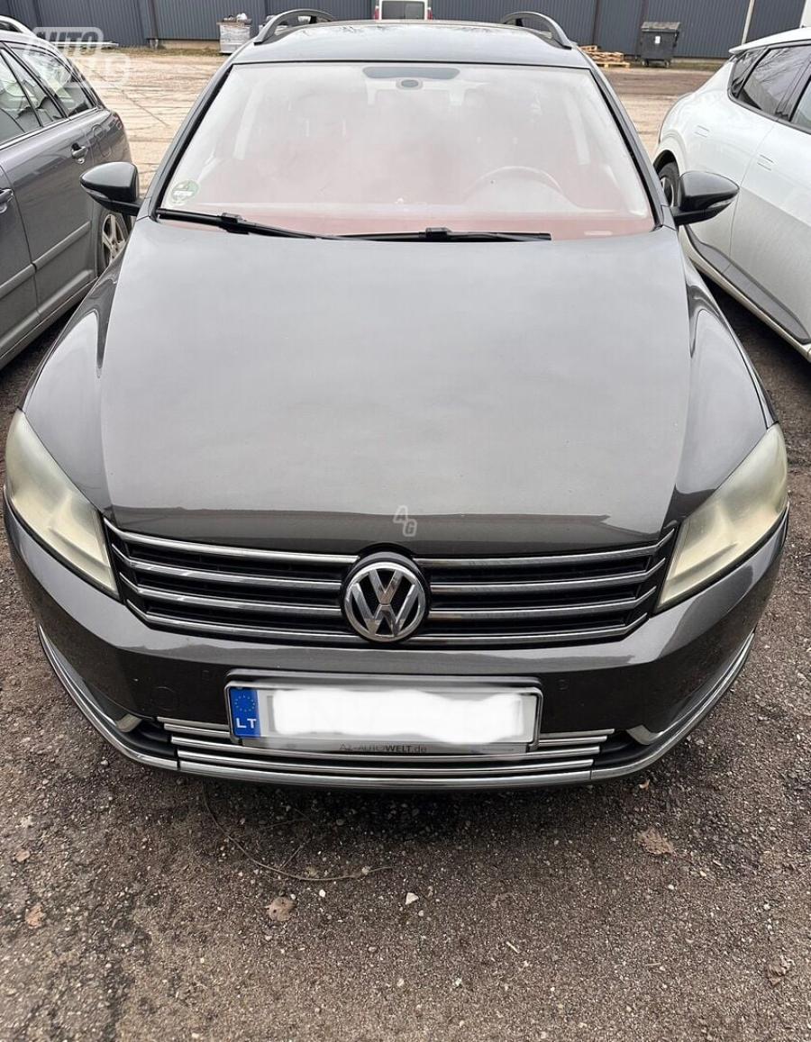 Volkswagen Passat 2012 in Vilnius, with an engine capacity of 2.00 L and mileage of 301 thousand km for 4100 €, photo 2 on AUTOMOTO.COM.LV