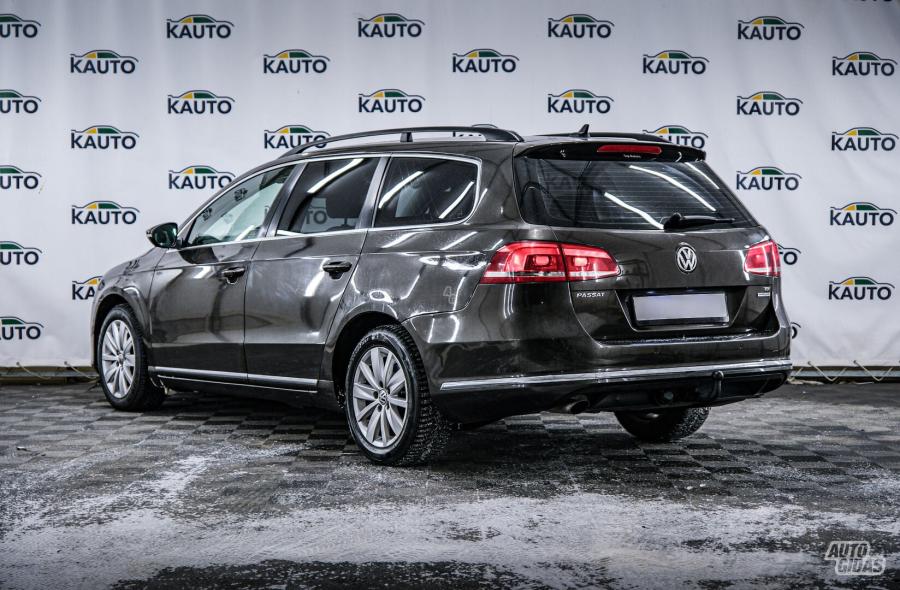 Volkswagen Passat 2012 in Kaunas, with an engine capacity of 1.60 L and mileage of 279 thousand km for 5990 €, photo 4 on AUTOMOTO.COM.LV