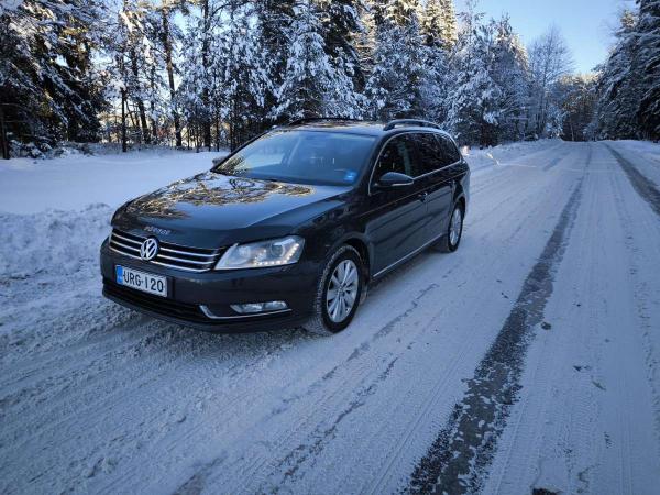Volkswagen Passat 2012 Šalčininkai, ar dzinēja tilpumu 2.00 L un nobraukumu 300 tūkst. km par 4850 €, foto 1 vietnē AUTOMOTO.COM.LV