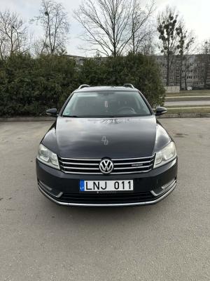 Volkswagen Passat 2012 in Kaunas, with an engine capacity of 2.00 L and mileage of 304 thousand km for 6600 €, photo  on AUTOMOTO.COM.LV