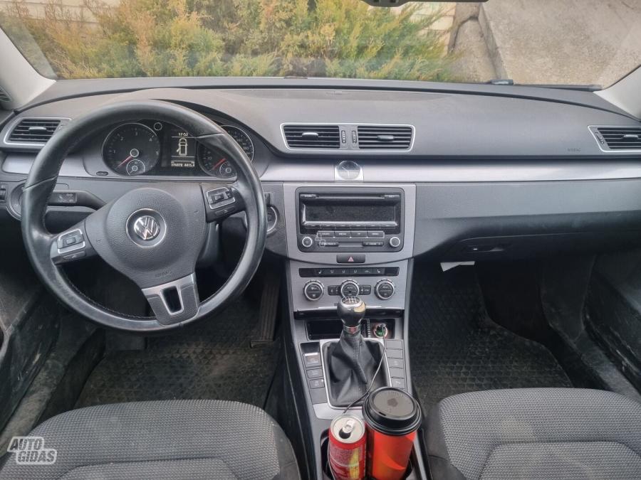 Volkswagen Passat 2012 in Ukmerge, with an engine capacity of 2.00 L and mileage of 370 thousand km for 3200 €, photo 13 on AUTOMOTO.COM.LV