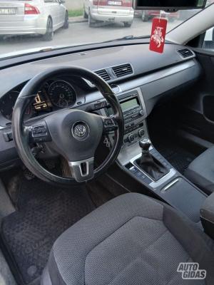 Volkswagen Passat 2012 in Panevezys, with an engine capacity of 2.00 L and mileage of 378 thousand km for 2550 €, photo 9 on AUTOMOTO.COM.LV