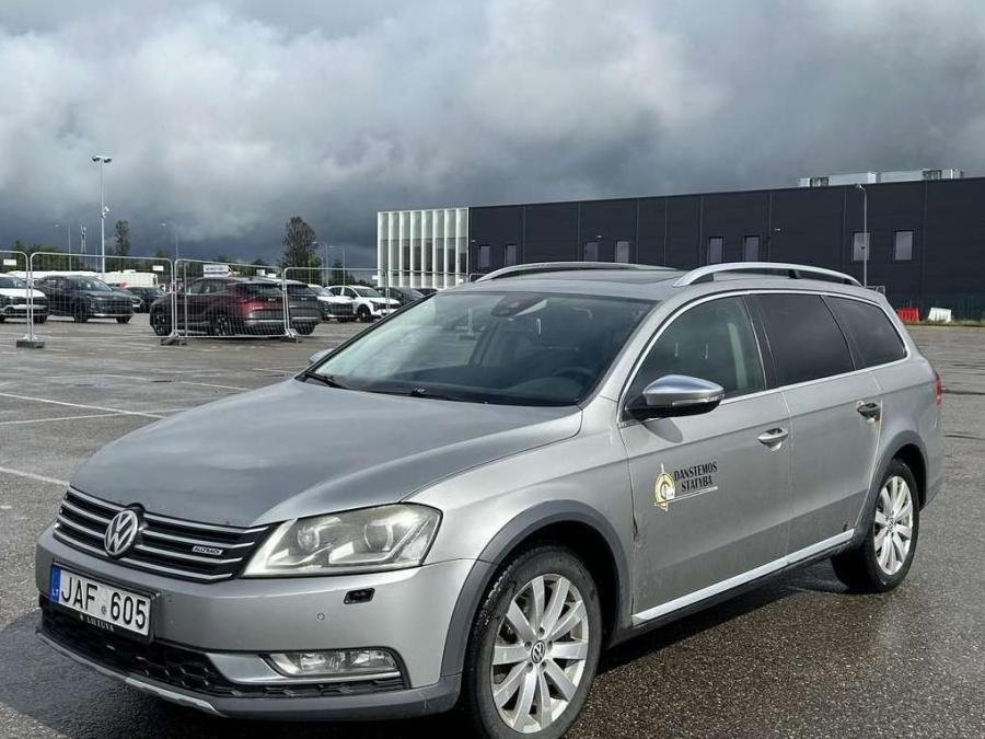 Volkswagen Passat 2012 in Vilnius, with an engine capacity of 1.97 L and mileage of 406 thousand km for 3900 €, photo 1 on AUTOMOTO.COM.LV