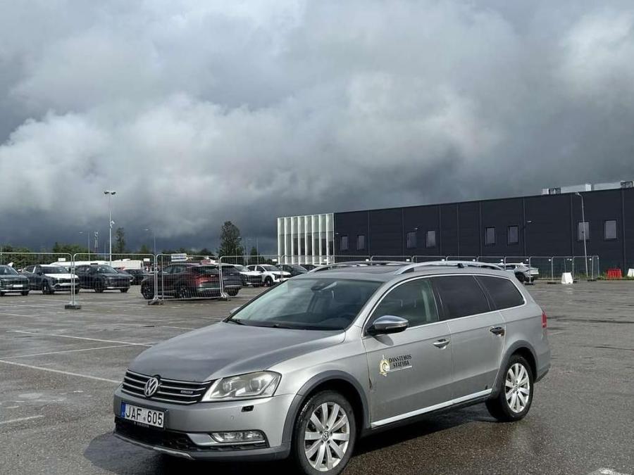 Volkswagen Passat 2012 in Vilnius, with an engine capacity of 1.97 L and mileage of 406 thousand km for 3900 €, photo 3 on AUTOMOTO.COM.LV