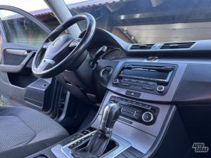 Volkswagen Passat 2012 in Alytus, with an engine capacity of 2.00 L and mileage of 329 thousand km for 6999 €, photo 4 on AUTOMOTO.COM.LV