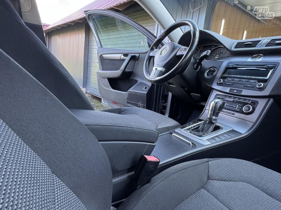 Volkswagen Passat 2012 in Alytus, with an engine capacity of 2.00 L and mileage of 329 thousand km for 6999 €, photo 28 on AUTOMOTO.COM.LV