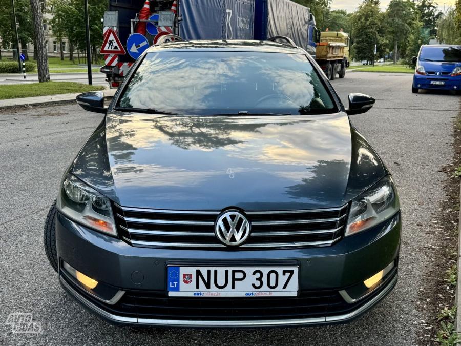 Volkswagen Passat 2012 in Alytus, with an engine capacity of 2.00 L and mileage of 329 thousand km for 6799 €, photo 31 on AUTOMOTO.COM.LV