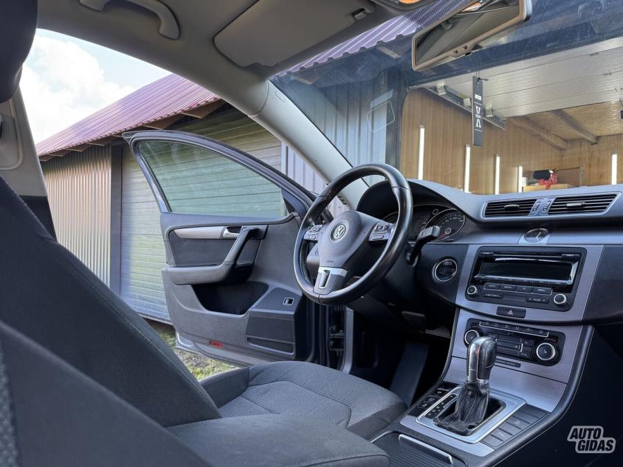 Volkswagen Passat 2012 in Alytus, with an engine capacity of 2.00 L and mileage of 329 thousand km for 6199 €, photo 27 on AUTOMOTO.COM.LV
