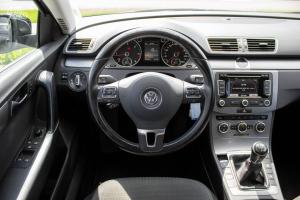 Volkswagen Passat 2013 in Kaunas, with an engine capacity of 1.60 L and mileage of 222 thousand km for 5900 €, photo 11 on AUTOMOTO.COM.LV