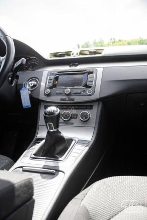 Volkswagen Passat 2013 in Kaunas, with an engine capacity of 1.60 L and mileage of 222 thousand km for 5900 €, photo 14 on AUTOMOTO.COM.LV