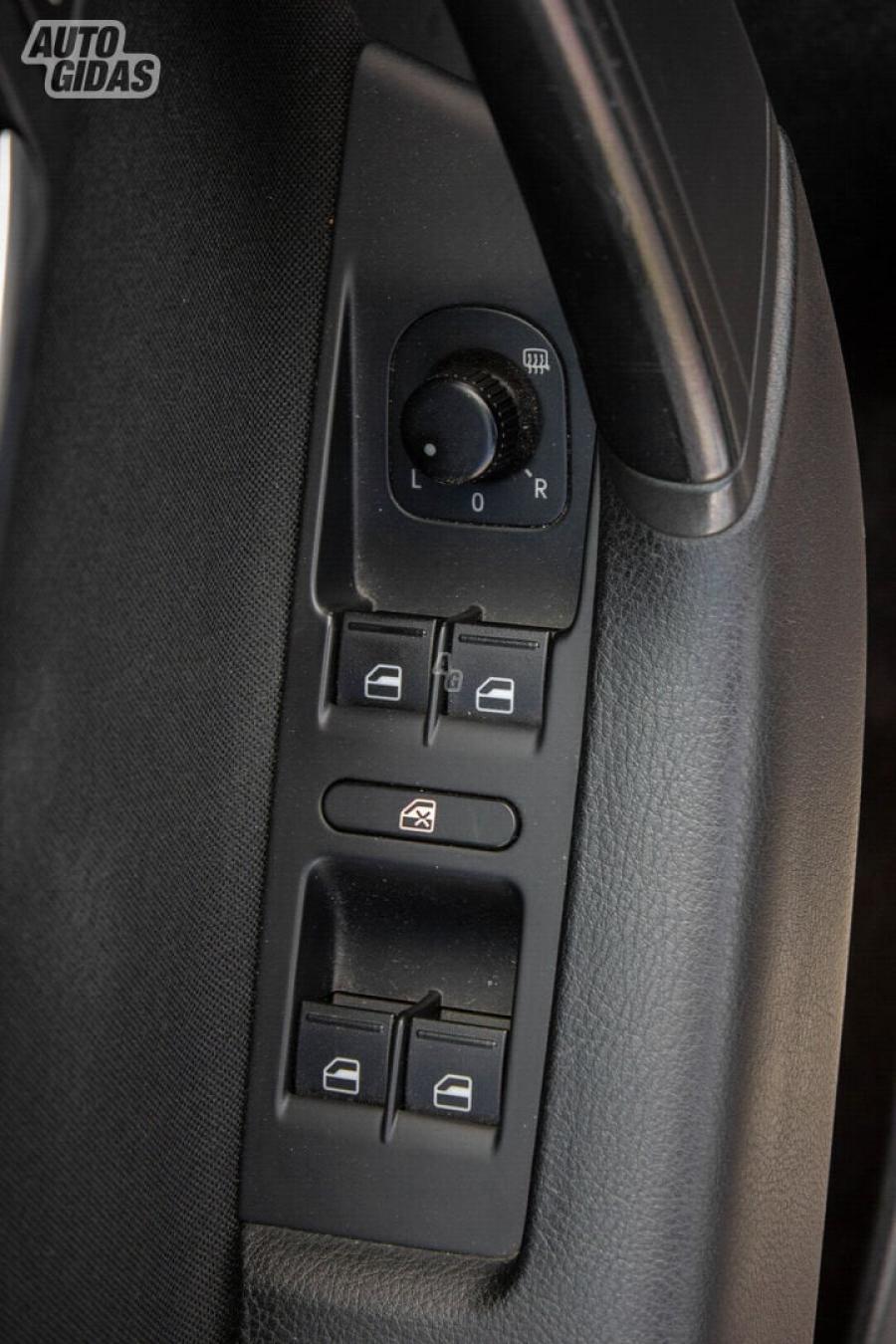 Volkswagen Passat 2013 in Kaunas, with an engine capacity of 1.60 L and mileage of 222 thousand km for 5900 €, photo 19 on AUTOMOTO.COM.LV