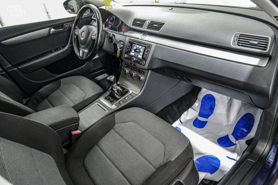 Volkswagen Passat 2013 in Kaunas, with an engine capacity of 1.60 L and mileage of 284 thousand km for 5790 €, photo 13 on AUTOMOTO.COM.LV