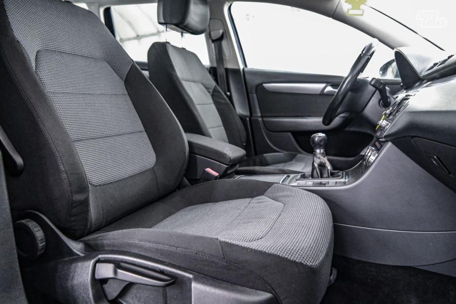 Volkswagen Passat 2013 in Kaunas, with an engine capacity of 1.60 L and mileage of 284 thousand km for 5790 €, photo 14 on AUTOMOTO.COM.LV
