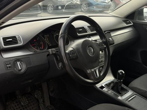Volkswagen Passat 2014 in Vilnius, with an engine capacity of 0.00 L and mileage of 0 thousand km for 2800 €, photo 5 on AUTOMOTO.COM.LV