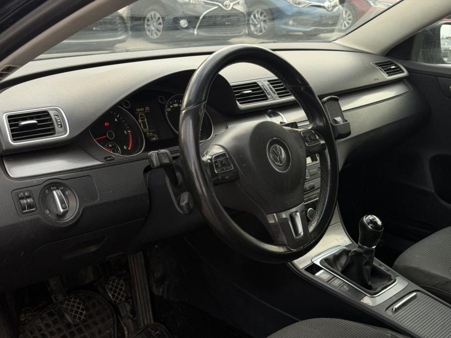 Volkswagen Passat 2014 in Vilnius, with an engine capacity of 0.00 L and mileage of 0 thousand km for 2600 €, photo 6 on AUTOMOTO.COM.LV