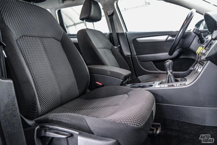 Volkswagen Passat 2014 in Kaunas, with an engine capacity of 2.00 L and mileage of 305 thousand km for 6990 €, photo 13 on AUTOMOTO.COM.LV