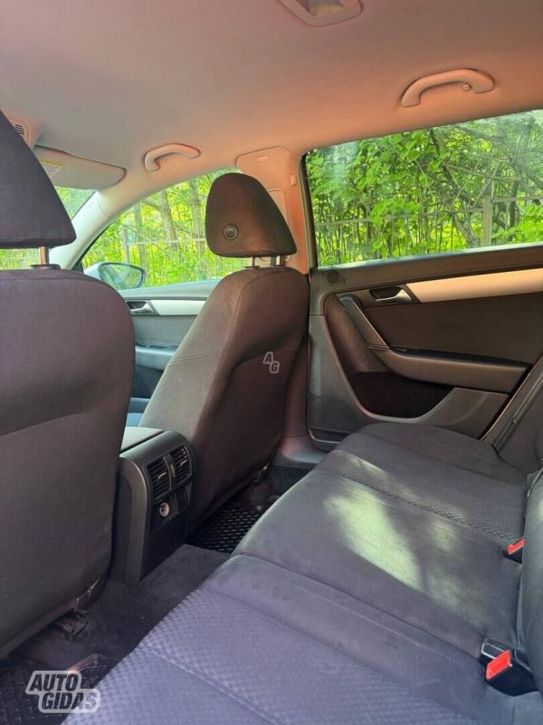 Volkswagen Passat 2014 in Vilnius, with an engine capacity of 1.60 L and mileage of 380 thousand km for 3200 €, photo 7 on AUTOMOTO.COM.LV
