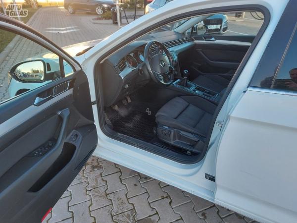 Volkswagen Passat 2015 in Siauliai, with an engine capacity of 2.00 L and mileage of 310 thousand km for 7700 €, photo 2 on AUTOMOTO.COM.LV
