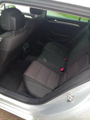 Volkswagen Passat 2015 in Vilnius, with an engine capacity of 2.00 L and mileage of 263 thousand km for 6900 €, photo 8 on AUTOMOTO.COM.LV