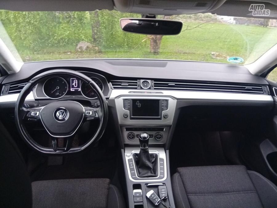 Volkswagen Passat 2015 in Vilnius, with an engine capacity of 2.00 L and mileage of 263 thousand km for 6900 €, photo 9 on AUTOMOTO.COM.LV