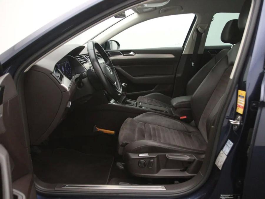 Volkswagen Passat 2015 in Vilnius, with an engine capacity of 1.60 L and mileage of 229 thousand km for 9999 €, photo 5 on AUTOMOTO.COM.LV