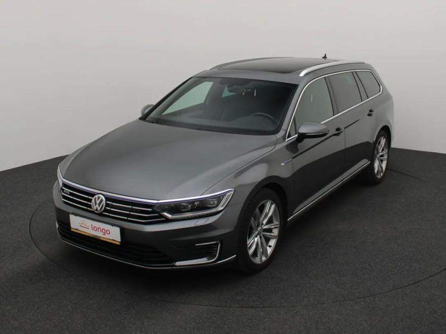 Volkswagen Passat 2015 in Vilnius, with an engine capacity of 1.40 L and mileage of 215 thousand km for 11199 €, photo 1 on AUTOMOTO.COM.LV