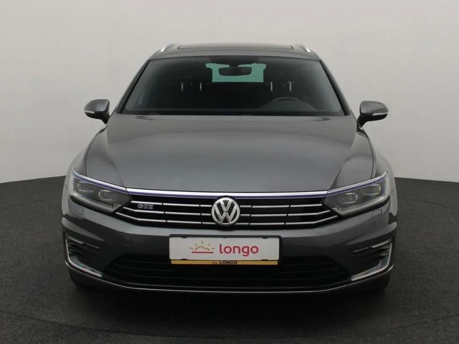 Volkswagen Passat 2015 in Vilnius, with an engine capacity of 1.40 L and mileage of 215 thousand km for 11199 €, photo 4 on AUTOMOTO.COM.LV
