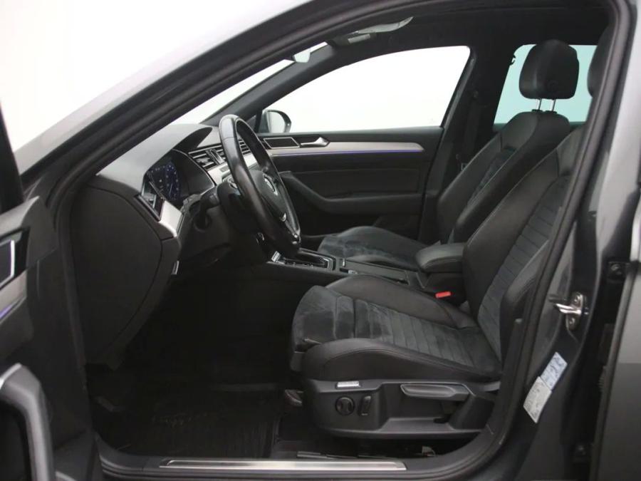 Volkswagen Passat 2015 in Vilnius, with an engine capacity of 1.40 L and mileage of 215 thousand km for 11199 €, photo 5 on AUTOMOTO.COM.LV