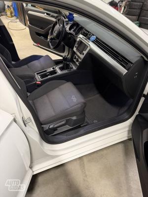 Volkswagen Passat 2015 in Kaunas, with an engine capacity of 2.00 L and mileage of 354 thousand km for 7000 €, photo 9 on AUTOMOTO.COM.LV