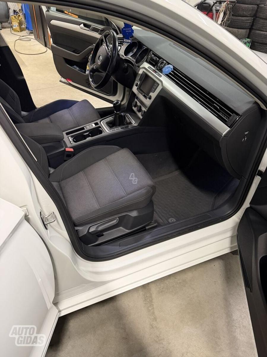Volkswagen Passat 2015 in Kaunas, with an engine capacity of 2.00 L and mileage of 354 thousand km for 7000 €, photo 9 on AUTOMOTO.COM.LV