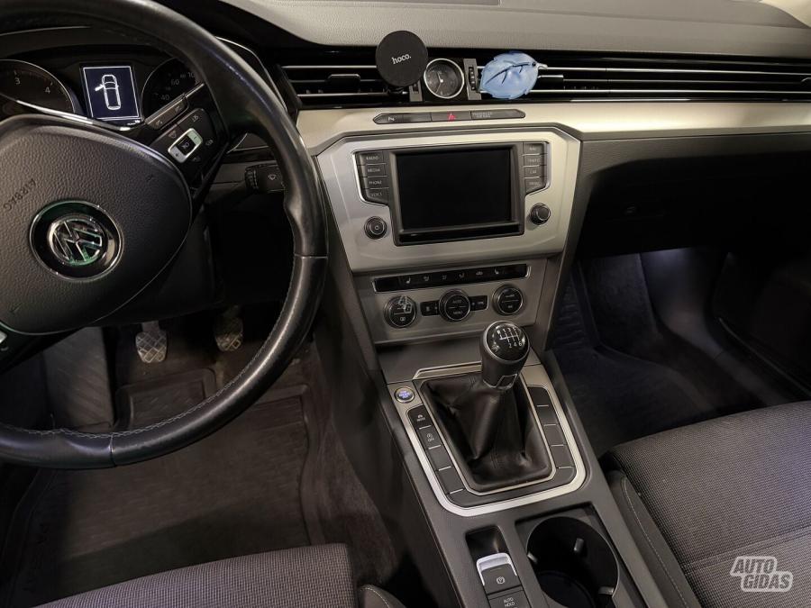 Volkswagen Passat 2015 in Kaunas, with an engine capacity of 2.00 L and mileage of 354 thousand km for 7000 €, photo 11 on AUTOMOTO.COM.LV