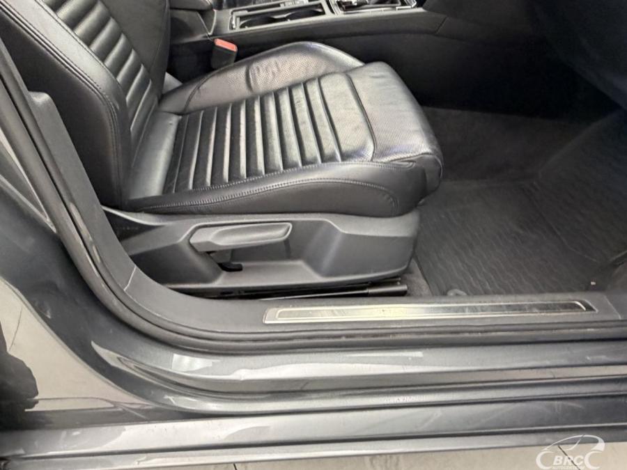 Volkswagen Passat 2015 in Vilnius, with an engine capacity of 1.97 L and mileage of 256 thousand km for 8900 €, photo 6 on AUTOMOTO.COM.LV