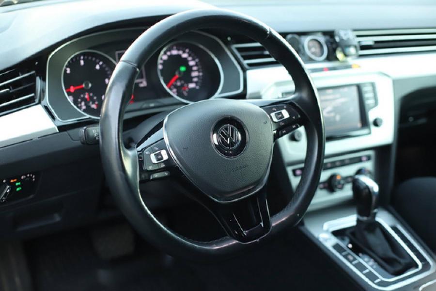 Volkswagen Passat 2015 in Tallinn, with an engine capacity of 2.00 L and mileage of 265 thousand km for 9400 €, photo 7 on AUTOMOTO.COM.LV