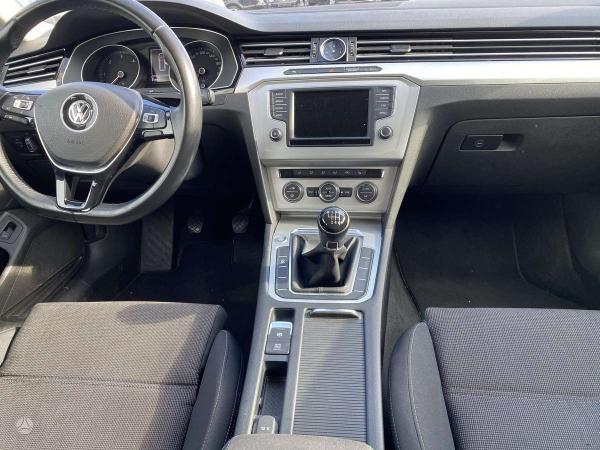 Volkswagen Passat 2015 RadviliÅ”kis vietnÄ Volkswagen Passat 2015 RadviliÅ”kis, ar dzinÄja tilpumu 1.60 L un nobraukumu 281 tÅ«kst. km par 5750 ā¬, foto 7 vietnÄ AUTOMOTO.COM.LV