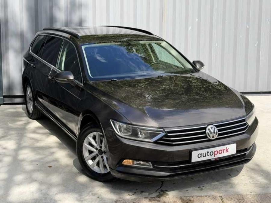 Volkswagen Passat 2015 in Vilnius, with an engine capacity of 1.97 L and mileage of 247 thousand km for 8300 €, photo 3 on AUTOMOTO.COM.LV