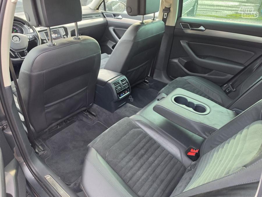 Volkswagen Passat 2015 in Silute, with an engine capacity of 2.00 L and mileage of 380 thousand km for 5500 €, photo 21 on AUTOMOTO.COM.LV