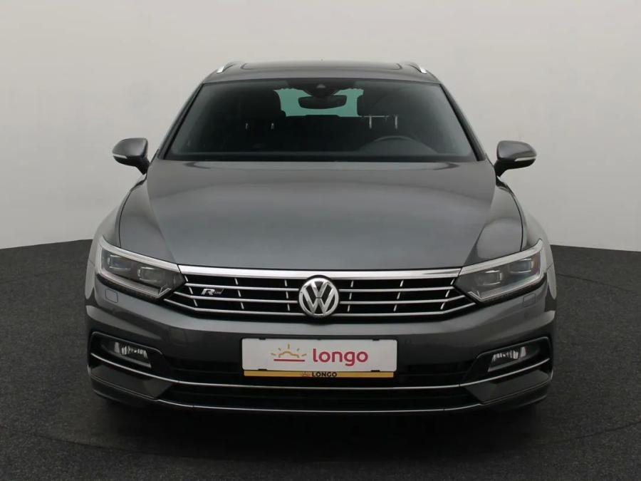 Volkswagen Passat 2016 in Vilnius, with an engine capacity of 2.00 L and mileage of 203 thousand km for 14199 €, photo 3 on AUTOMOTO.COM.LV