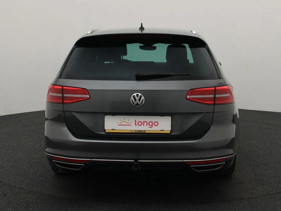 Volkswagen Passat 2016 in Vilnius, with an engine capacity of 2.00 L and mileage of 203 thousand km for 14199 €, photo 5 on AUTOMOTO.COM.LV
