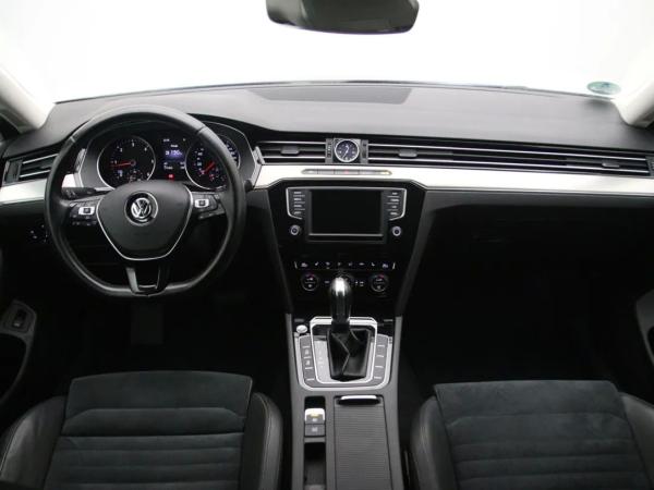 Volkswagen Passat 2016 Viļņa, ar dzinēja tilpumu 2.00 L un nobraukumu 215 tūkst. km par 12899 €, foto 2 vietnē AUTOMOTO.COM.LV