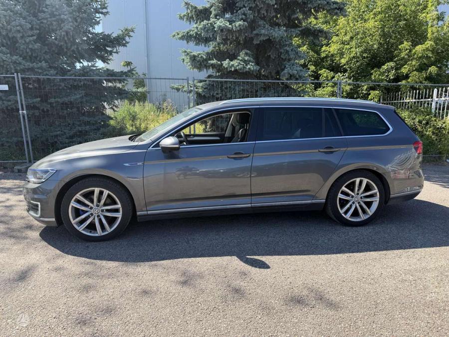 Volkswagen Passat 2016 in Marijampole, with an engine capacity of 1.40 L and mileage of 218 thousand km for 7350 €, photo 8 on AUTOMOTO.COM.LV