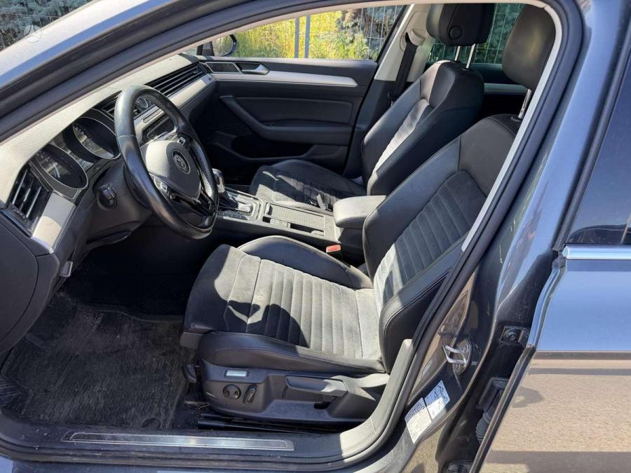 Volkswagen Passat 2016 in Marijampole, with an engine capacity of 1.40 L and mileage of 218 thousand km for 7350 €, photo 9 on AUTOMOTO.COM.LV