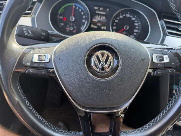 Volkswagen Passat 2016 in Marijampole, with an engine capacity of 1.40 L and mileage of 218 thousand km for 7350 €, photo 9 on AUTOMOTO.COM.LV