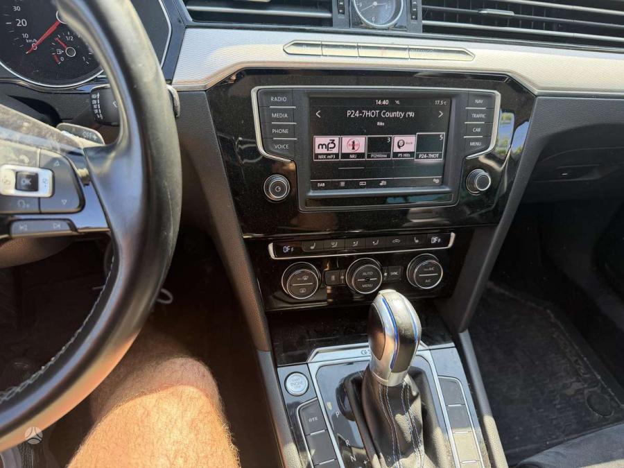 Volkswagen Passat 2016 in Marijampole, with an engine capacity of 1.40 L and mileage of 218 thousand km for 7350 €, photo 13 on AUTOMOTO.COM.LV
