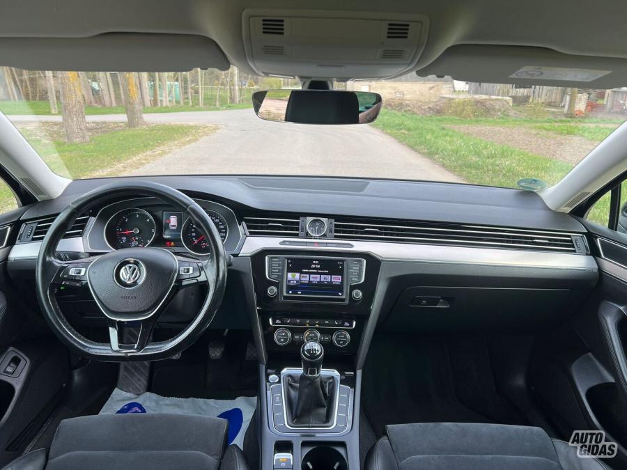 Volkswagen Passat 2017 in Vilkaviskis, with an engine capacity of 2.00 L and mileage of 160 thousand km for 10200 €, photo 12 on AUTOMOTO.COM.LV