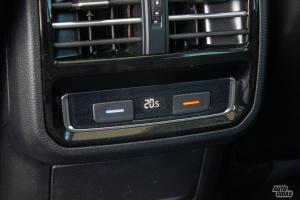 Volkswagen Passat 2017 in Kaunas, with an engine capacity of 2.00 L and mileage of 272 thousand km for 10600 €, photo 14 on AUTOMOTO.COM.LV