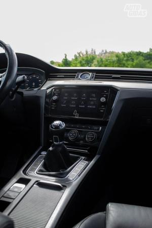 Volkswagen Passat 2017 in Kaunas, with an engine capacity of 2.00 L and mileage of 272 thousand km for 10600 €, photo 15 on AUTOMOTO.COM.LV