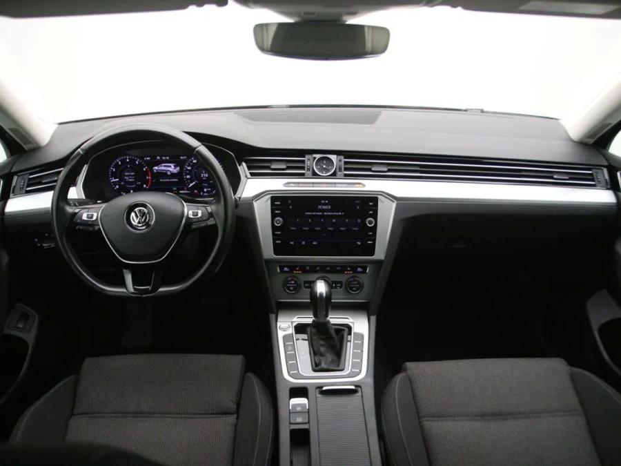 Volkswagen Passat 2018 in Vilnius, with an engine capacity of 1.40 L and mileage of 180 thousand km for 12999 €, photo 3 on AUTOMOTO.COM.LV