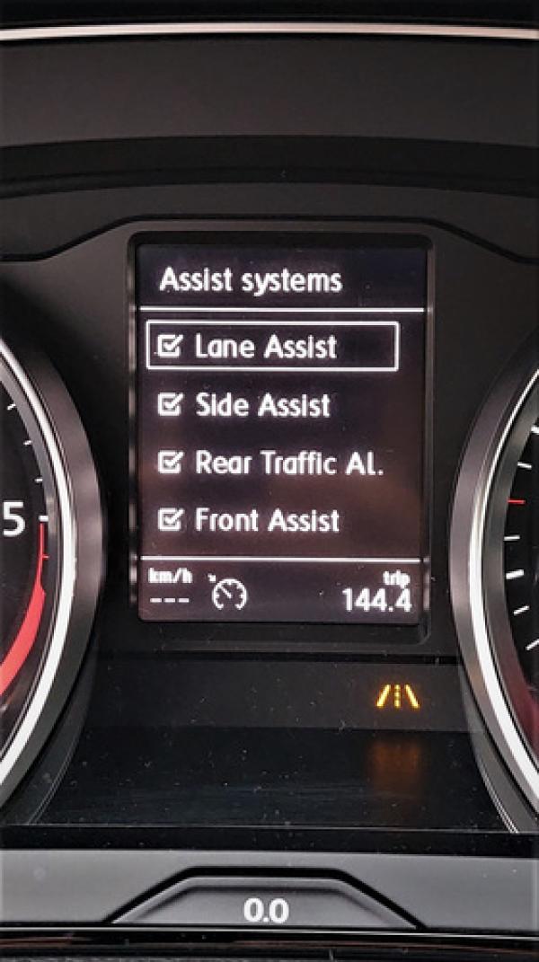 Volkswagen Passat 2018 Tallina, ar dzinēja tilpumu 2.00 L un nobraukumu 178 tūkst. km par 14490 €, foto 10 vietnē AUTOMOTO.COM.LV