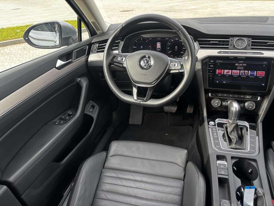 Volkswagen Passat 2018 in Taurage, with an engine capacity of 1.97 L and mileage of 248 thousand km for 13300 €, photo 14 on AUTOMOTO.COM.LV