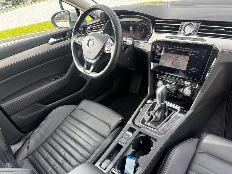 Volkswagen Passat 2018 in Taurage, with an engine capacity of 1.97 L and mileage of 248 thousand km for 13300 €, photo 15 on AUTOMOTO.COM.LV